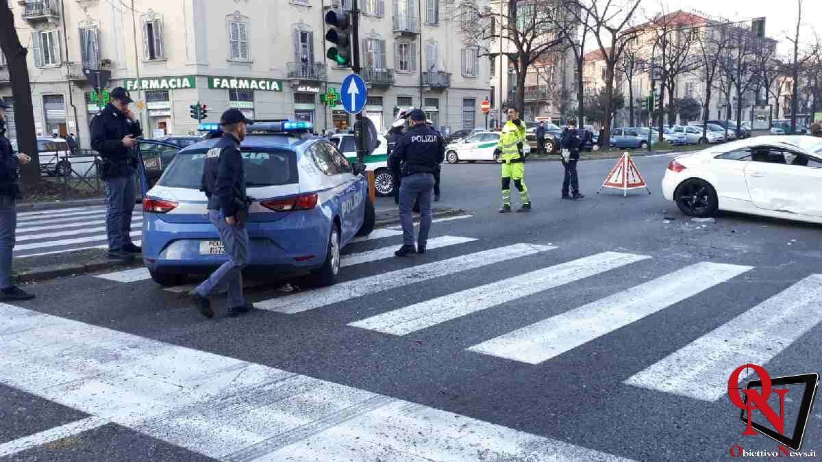 TORINO – Inseguimento a folle velocità; si ribalta in corso Lecce (FOTO) TORINO – Inseguimento a folle velocità; si ribalta in corso Lecce (FOTO)